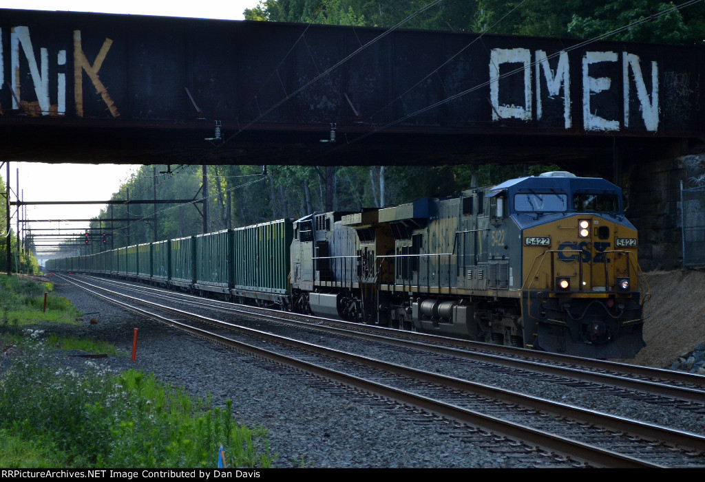 CSX ES40DC 5422 leads Q703-20